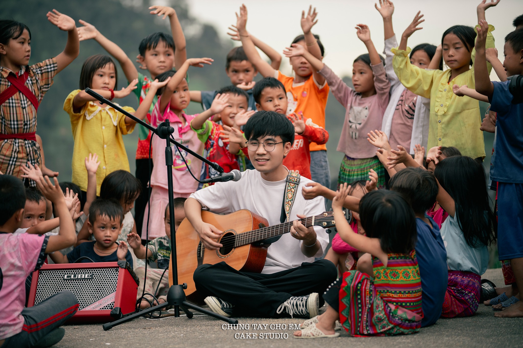 Chàng ca sĩ 9x và hành trình “Gieo mãi những nụ cười” chạm trái tim ...